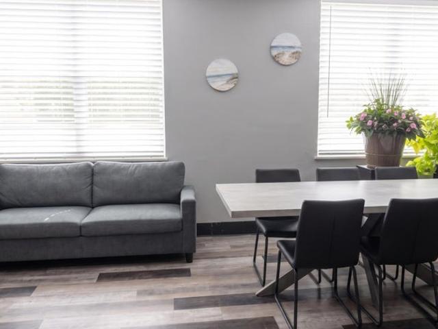 Cozy furnished rooms in Detroit Utilities inclu