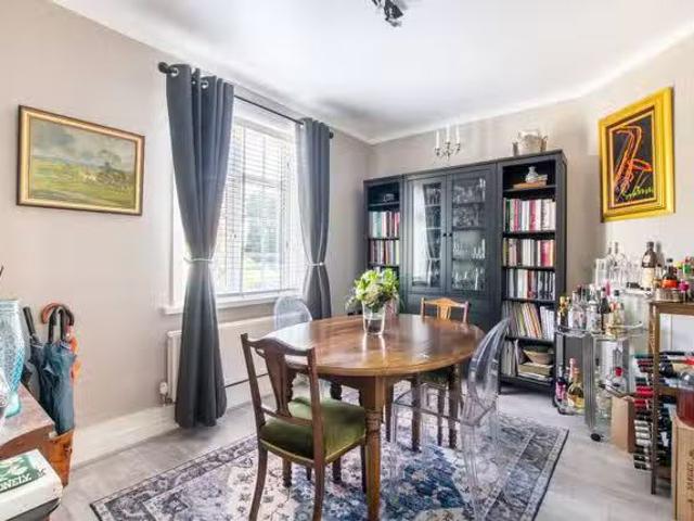 Nice Flat to rent in Westway. East Acton, London W12