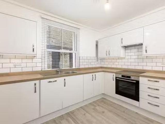 Deal! Flat to rent in Fortune Green Road, London NW6