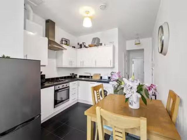 Cheap Flat to rent in High Street Wimbledon, London SW19
