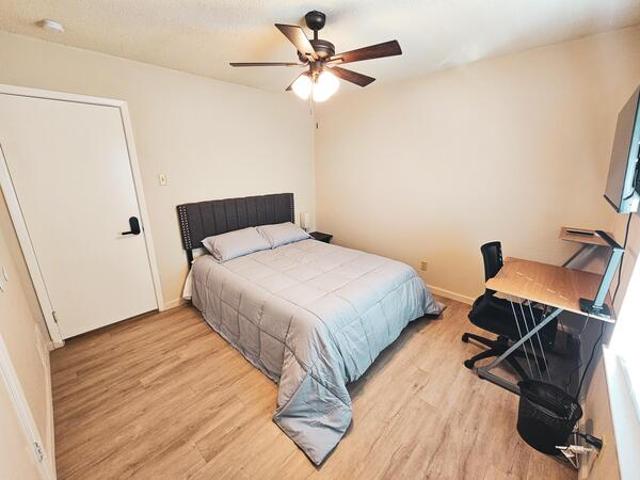 Cozy Garland home in the Cul de sac, minutes from major highways, groceries, and downtown Garland