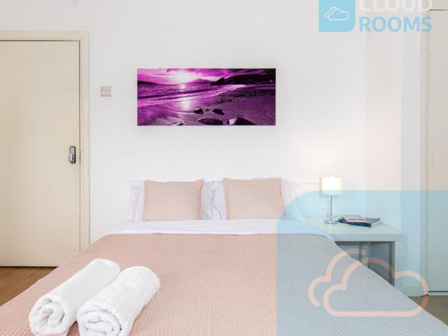 COZY Greenland House E1 RM2