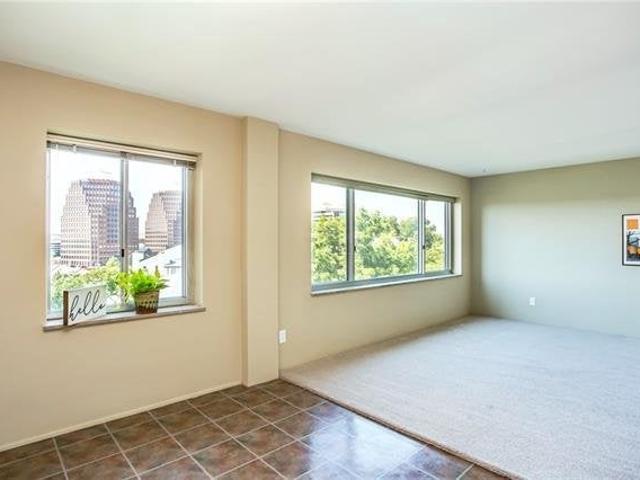 Cozy Heights on the Plaza | 9th Floor Sunset Views