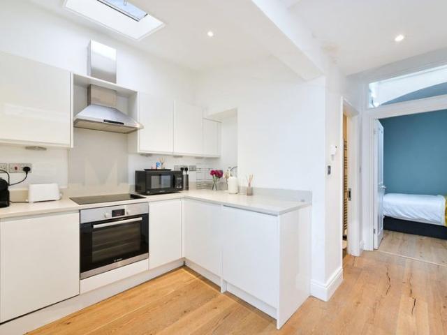 Cozy Hideaway in South Ken!