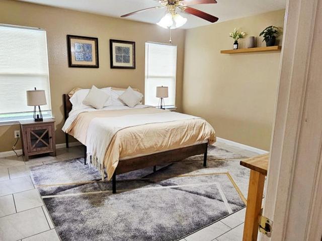 Cozy & homey Houston House close to shopping and H