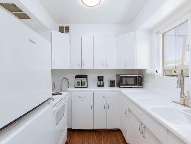 Cozy & homey Las Vegas Apartment with Workspace &