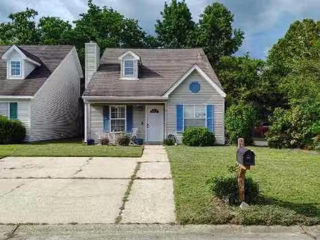 Cozy home in an established neighborhood 13500 Windsong Dr
