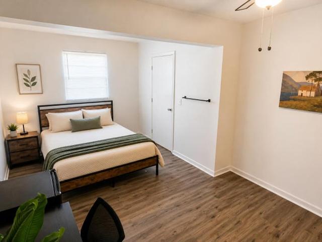 Cozy Jacksonville home | Upgraded Kitchen | Comf