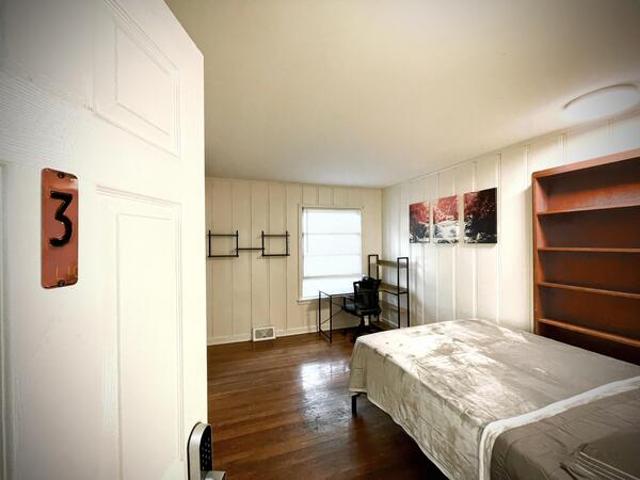 Cozy Jackson House w/ Comfortable Furnished Rooms, One Suite w/ Private Bathroom & some Gifts to You