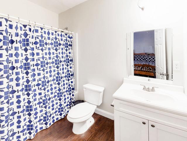 Cozy Pad Near Vine City – Steps from Transit & Colleges!