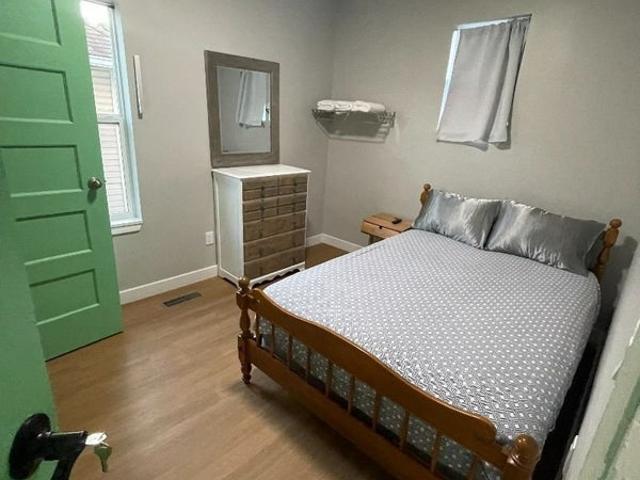 Cozy Private Bedroom for Solo Travelers