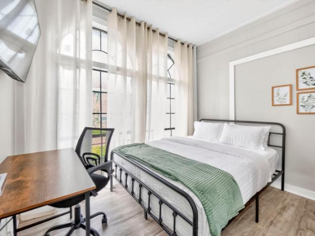 Cozy Private Furnished Room Rental on Hubbard St