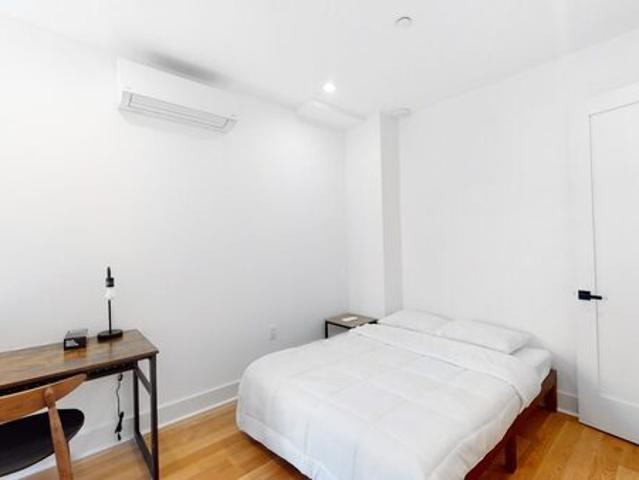 Cozy Private ROOM in Crown Heights