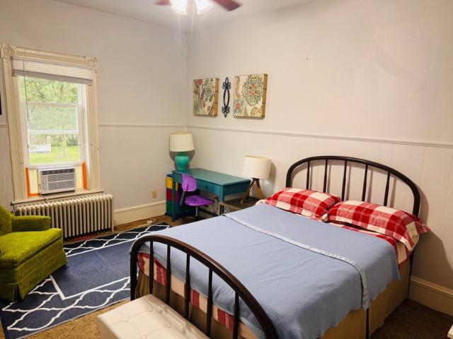 Cozy Private Room in Multi_Family Home | Availabl