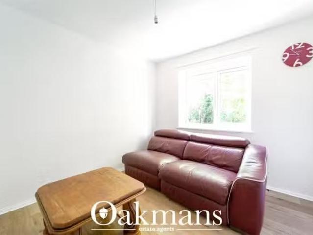 Cozy Property for rent in Roman Way, Birmingham, West Midlands.