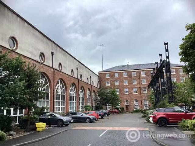 Unique Property to rent in Cook Street, Glasgow, G5