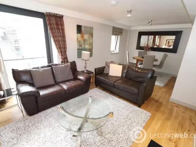 For Rent! Property to rent in Old Fishmarket Close, Edinburgh.