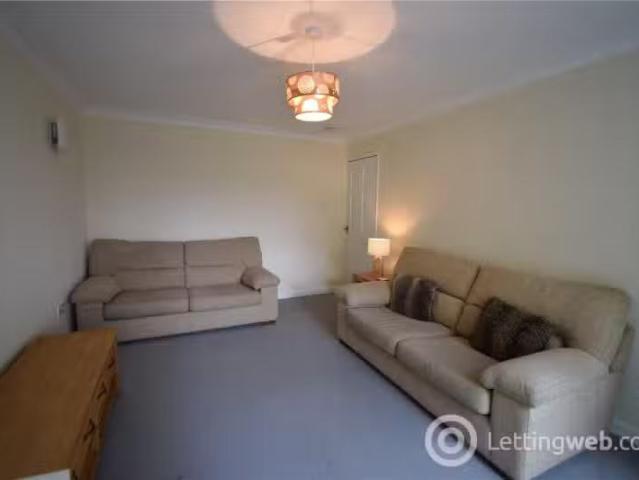 Rental! Property to rent in Mortonhall Park Crescent, Edinburg.