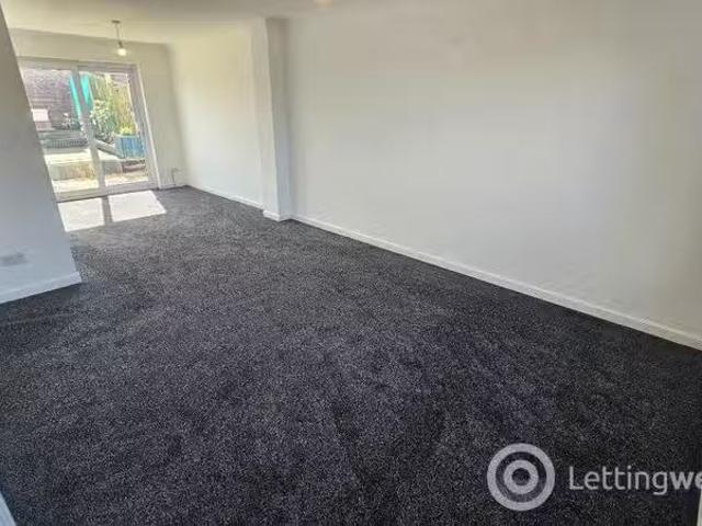 Unique Property to rent in Schoolhouse Avenue, Coalburn, South.