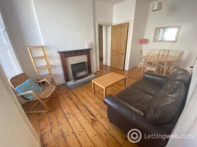 Just in! Property to rent in Panmure Place, Meadows, Edinburgh.
