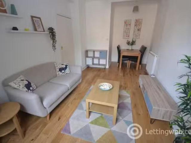 Charming Property to rent in Watson Crescent, Polwarth, Edinbu.