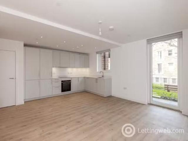 Deal! Property to rent in Temple Park Crescent, Polwarth, Edin.