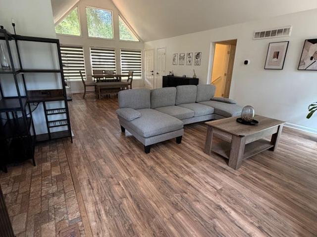 Cozy, Quiet & Comfy Living