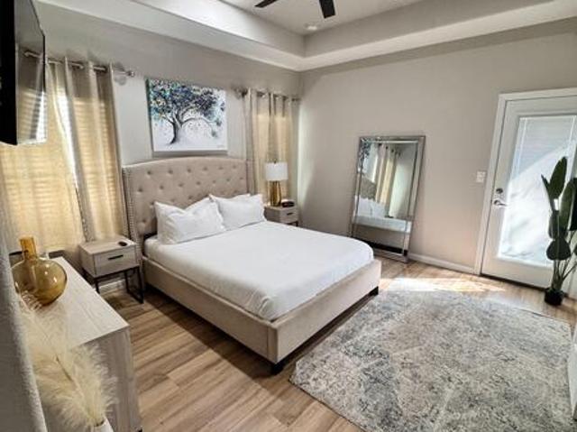 Cozy Reflection Luxury Unit Near Heights, Walk to Transit Near Highway & Downtown