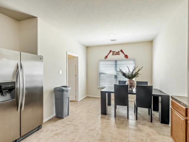 Cozy Residential Oasis: TopRated Host & Prime Ame