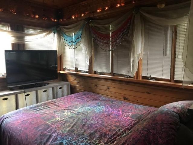 Cozy Room, Balcony, Private Bath, Utilities Includ