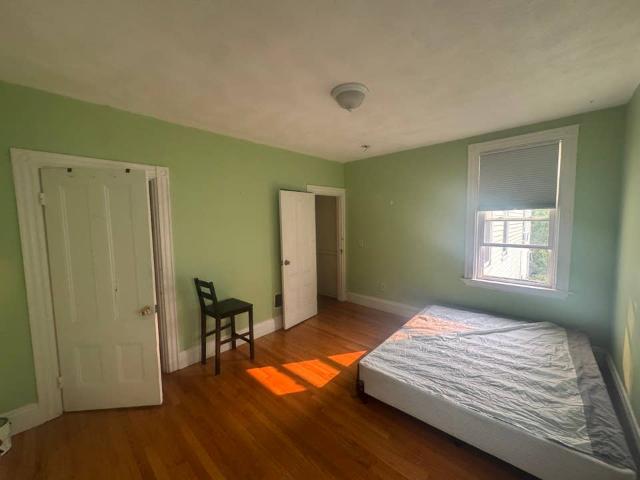 Cozy Room by Brookline Hills T stop