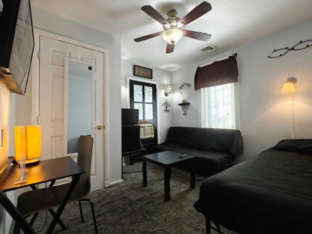 Cozy Room by PHL, DE, NJ