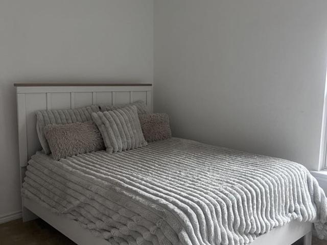 Cozy room for rent