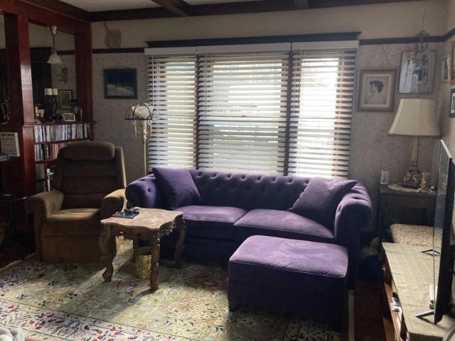 Cozy room for rent with friendly housemates