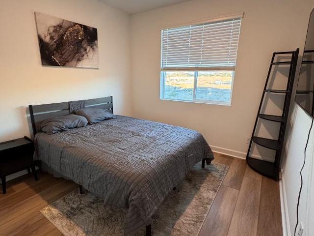 Cozy Room in 4 Bedroom 3 Bathroo Townhouse in Chu