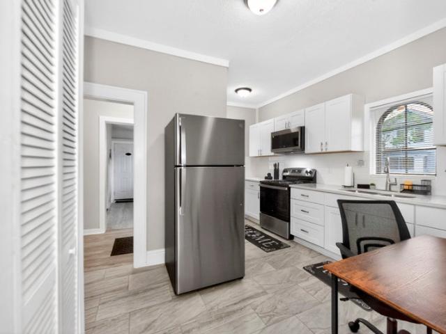 Cozy Room in Charming Single Family Home in Jacks