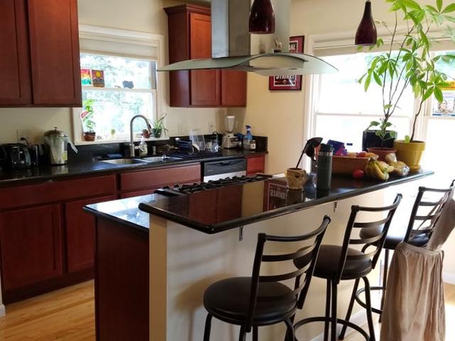 Cozy room in beautiful inner SE house