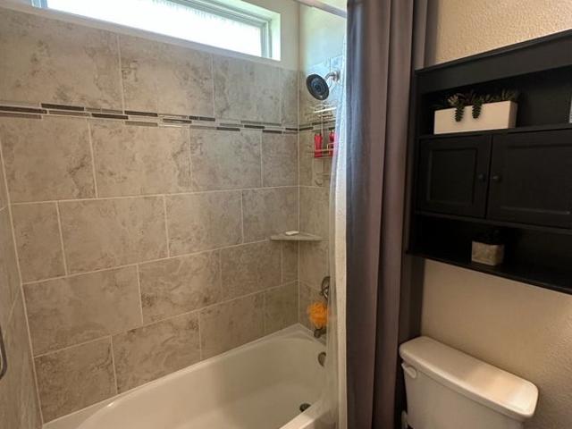 Cozy Room in Melissa with Great Amenities