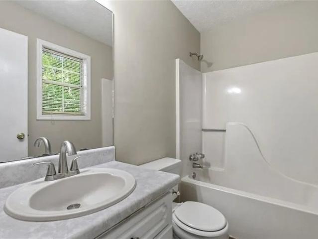 Cozy Room in Single Family Home | 1 Bed Bath | Au