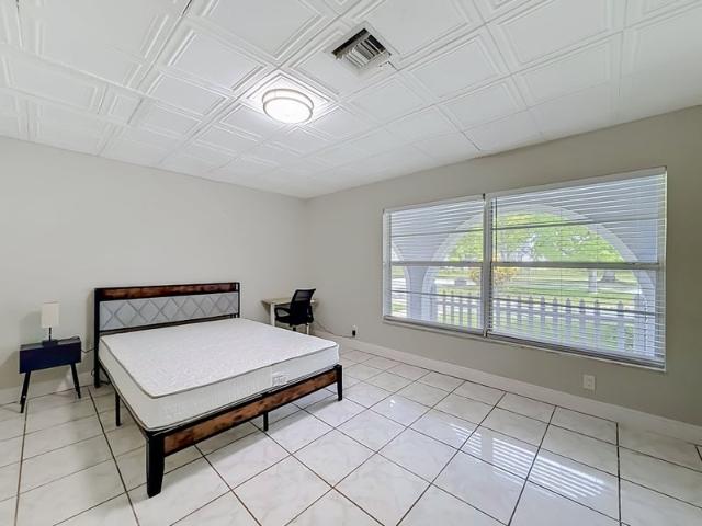 Cozy Room in PlantationFL