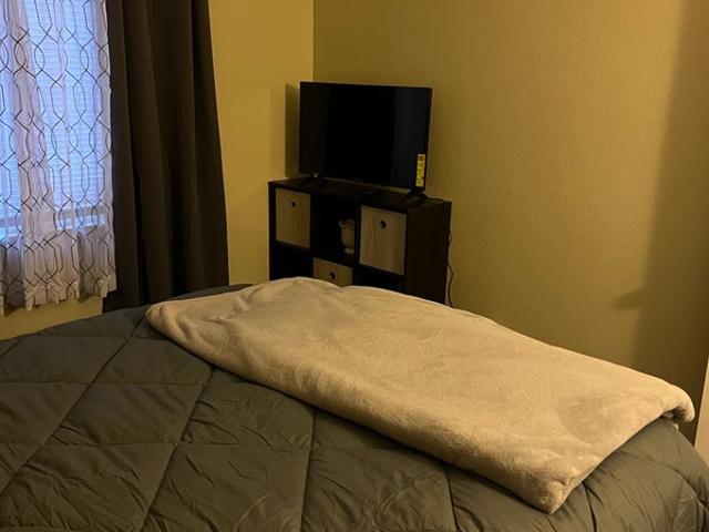 Cozy Room in Victorville