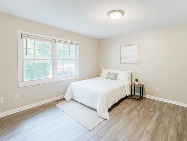 Cozy room off Greenbriar Trail Near Greenbriar Ma