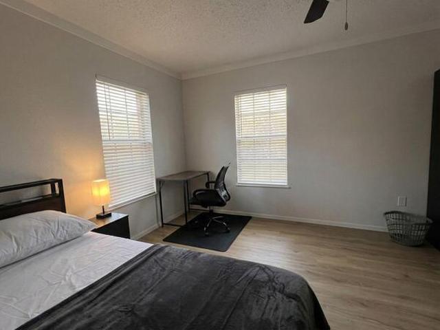 Cozy Room Near Lake Arlington & Major Highways