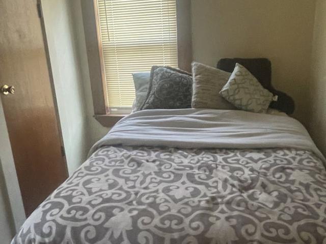 Cozy room right near Springfield Hospital