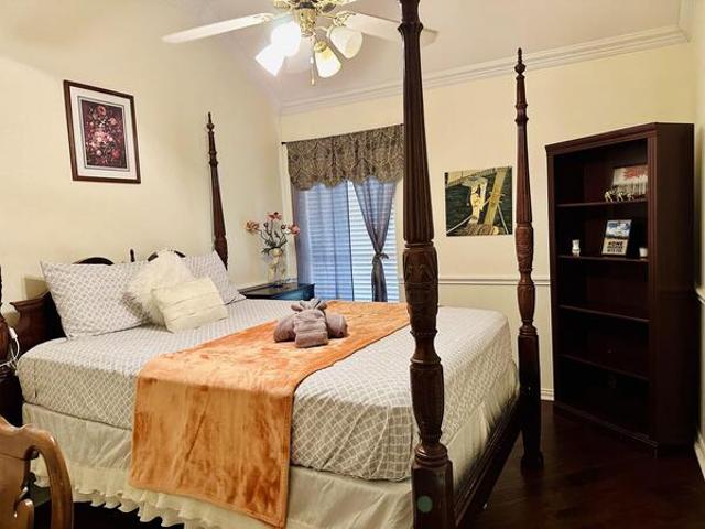 Cozy Room with Pool Access in the heart of Flower Mound, DFW
