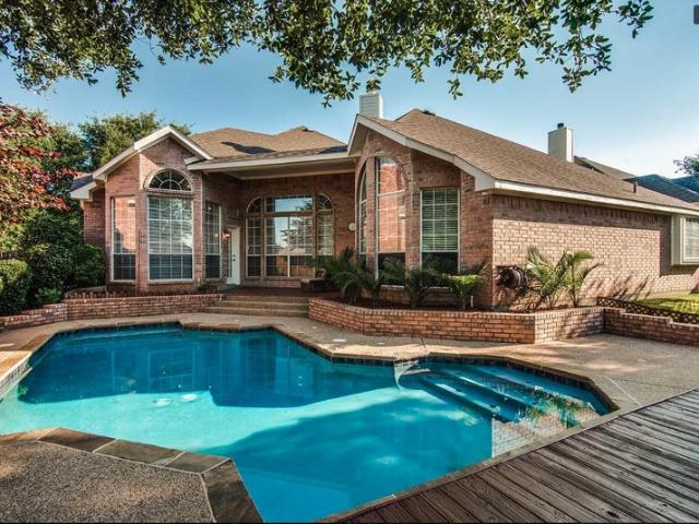 Cozy Room with Pool Access in the heart of Flower