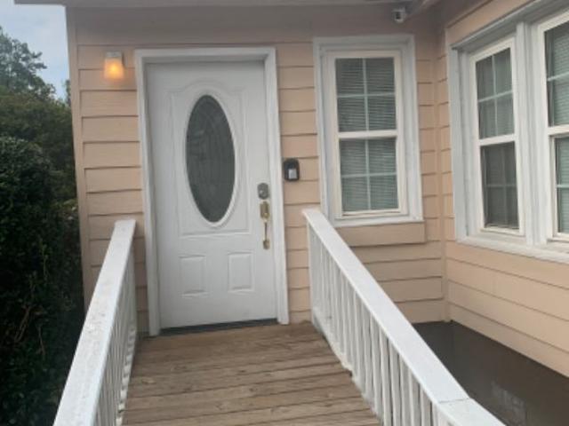 Cozy Room wt private & Shared Bathroom For Rent h