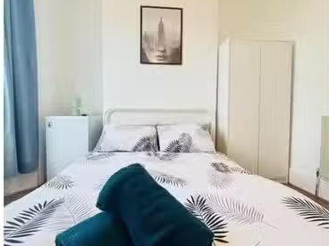 Unique Room to rent in Mossford Street, London E3