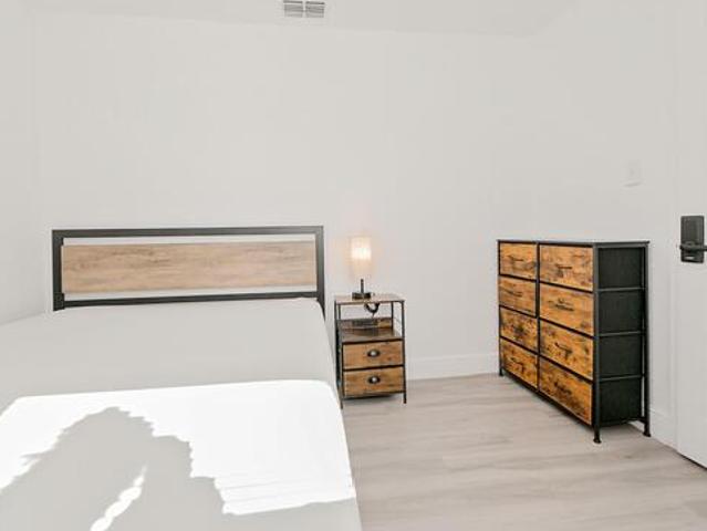 Cozy Rooms in Brentwood Neighborhood!