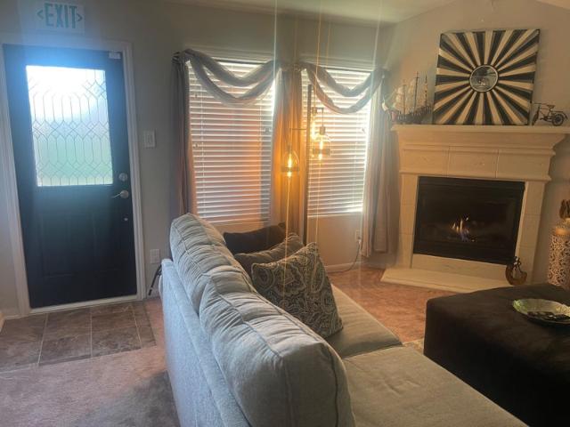 Cozy rooms 10 minutes from Bush airport